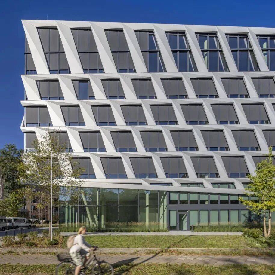 杜塞尔多夫One Plaza办公大楼 / HPP建筑事务所_Ralph_Richter_设计的