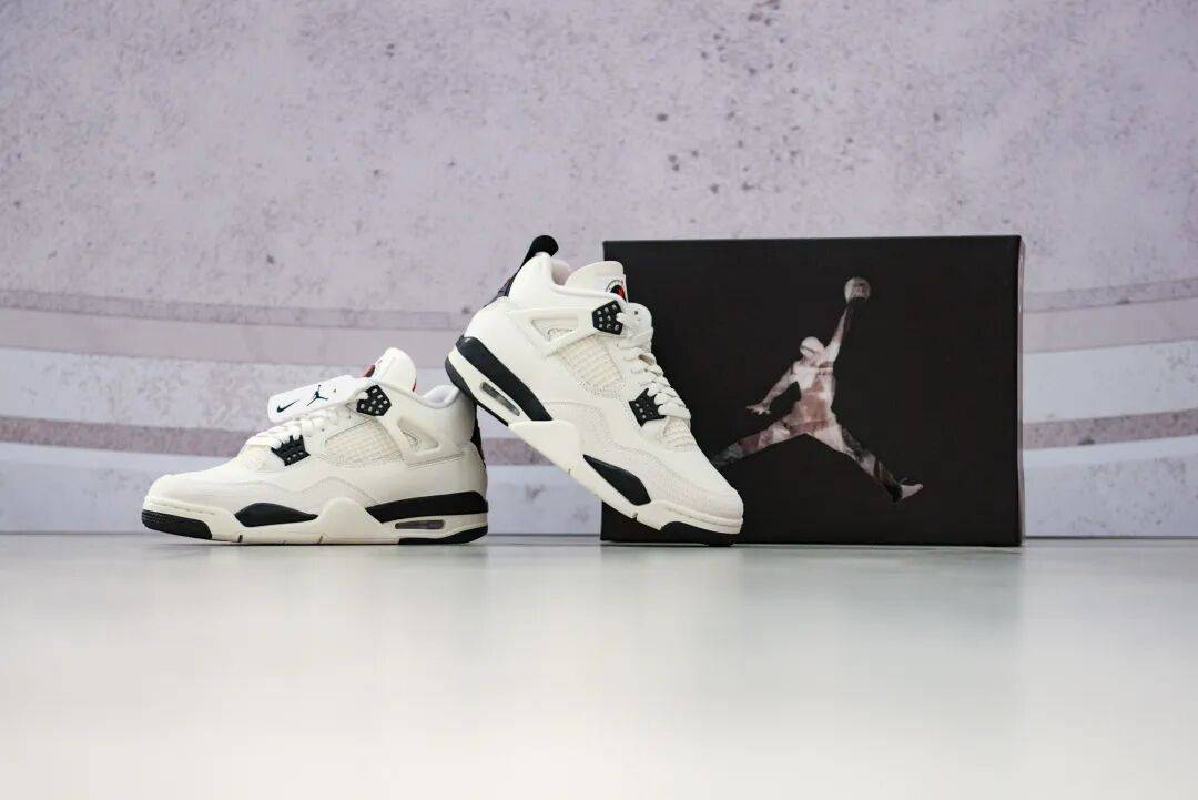 SOAR 限量发售｜Air Jordan 4 Retro OG “Flight Club”_搜狐汽车_搜狐网
