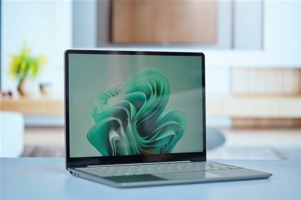 微软彻底放弃低价市场！Surface Go、Laptop Go双双被砍_Ultra_产品_笔记本
